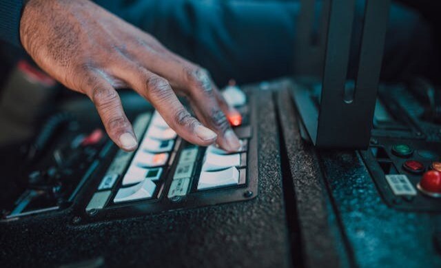 Simcona | Industrial Electronics - Distribution & Manufacturing