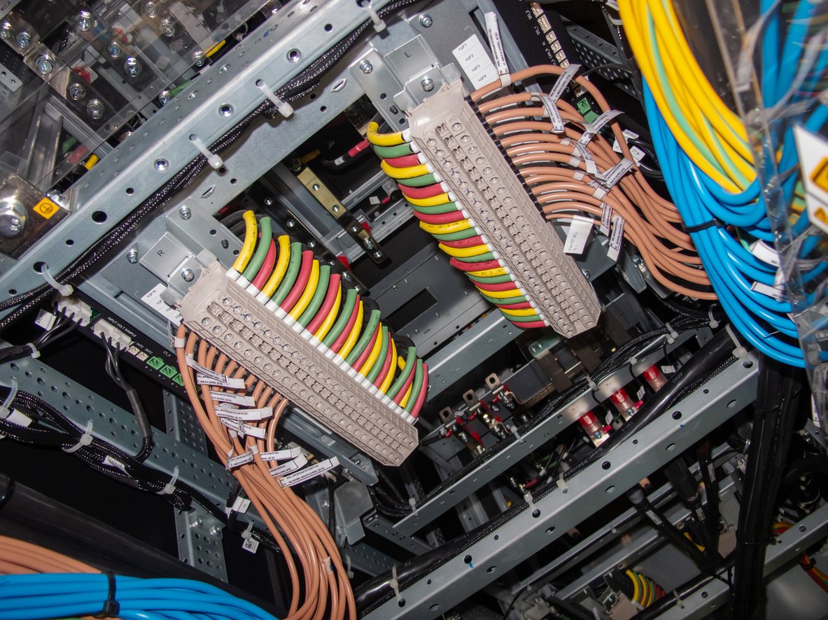 Simcona | Industrial Electronics - Distribution & Manufacturing